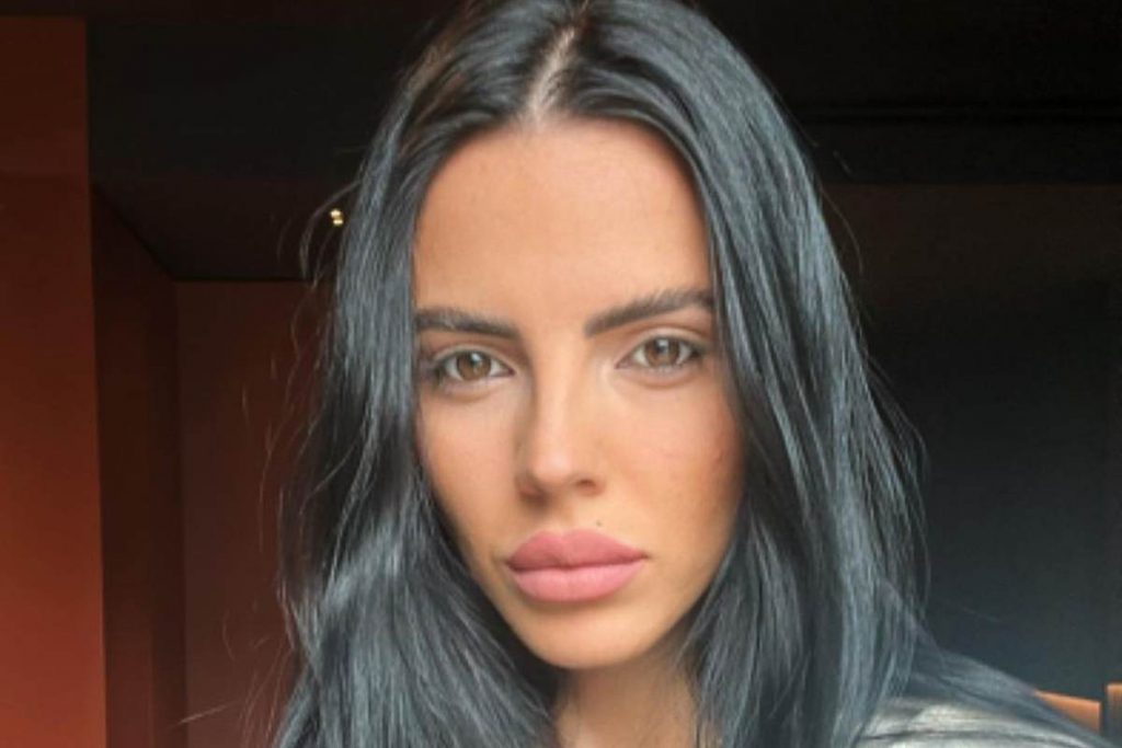 Shaila Gatta, bikini minuscolo: la visione è rovente ...